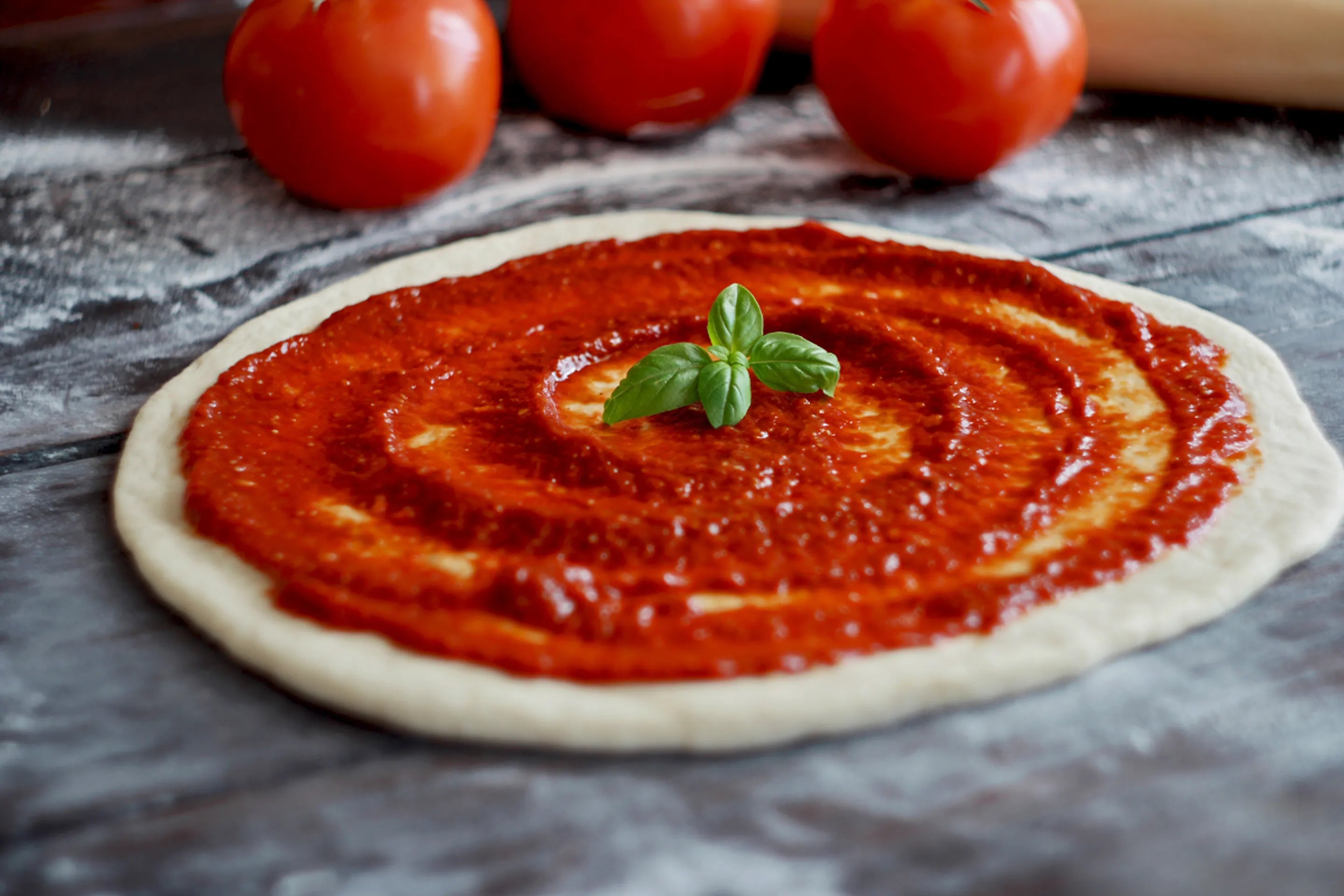 Simpele pizzasaus maken – het lekkerste recept met 2 ingrediënten